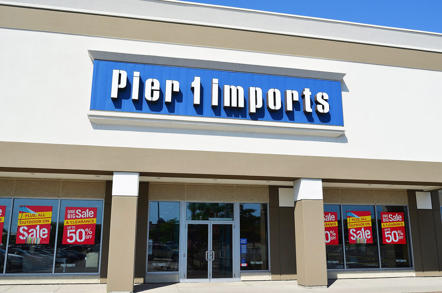 Pier 1 to Close More Stores, Consider ‘Strategic Alternatives’