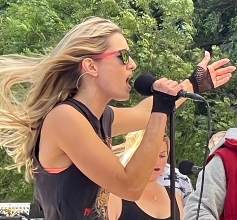 When This Cushman Broker Isn't Focused on Office Space, She's a Singer