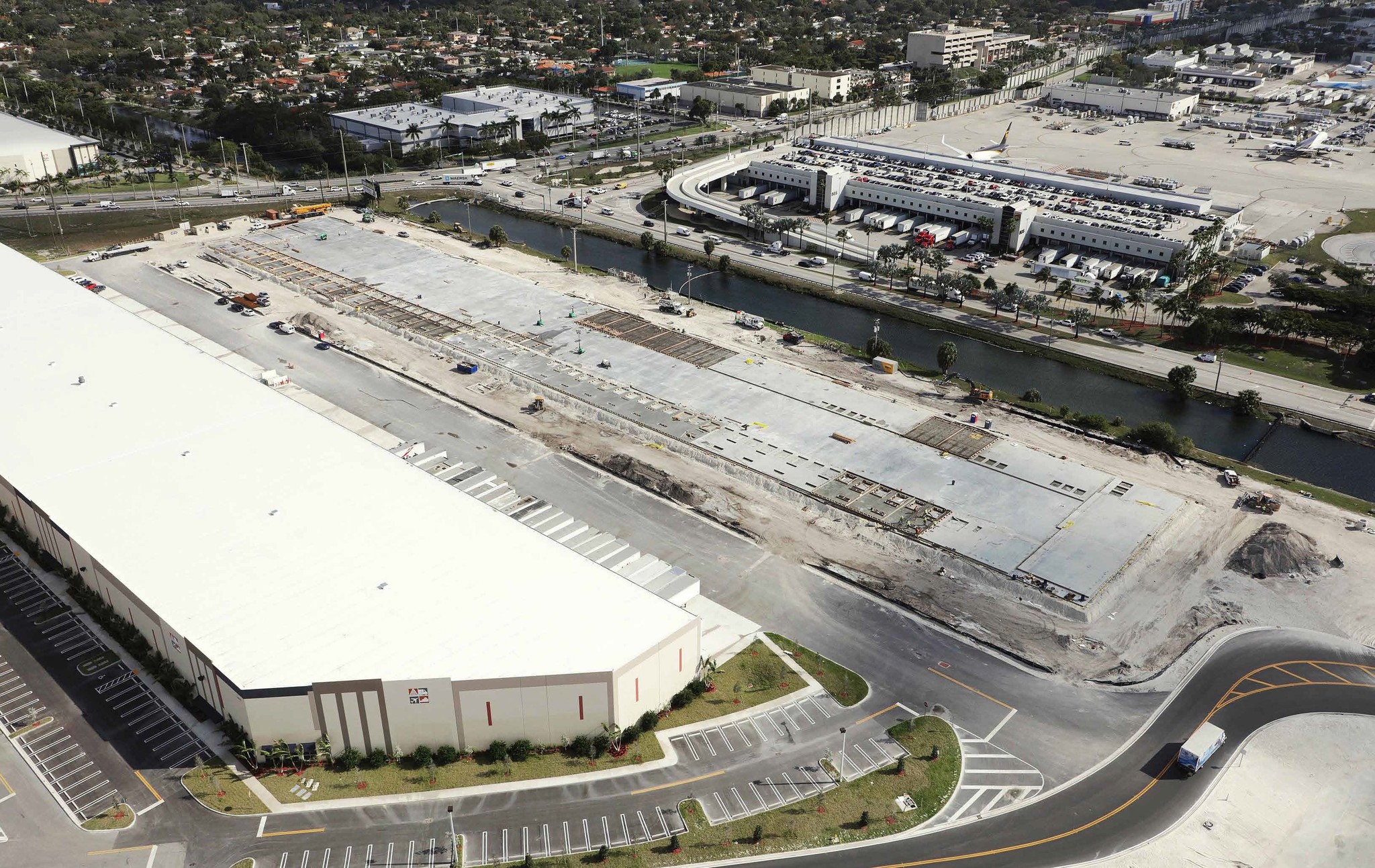 German Logistics Giant Opens US Base in Miami