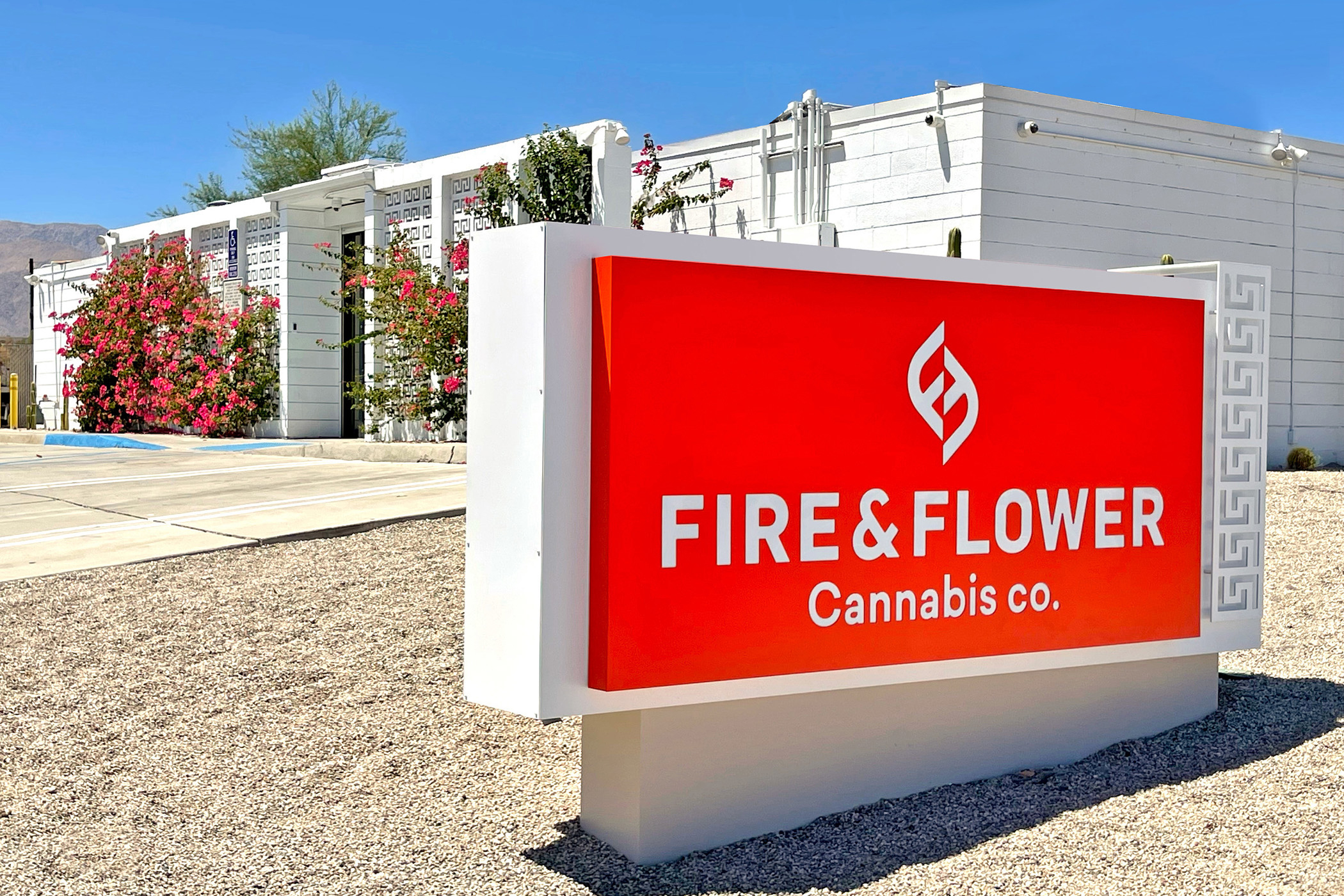 Canadian Cannabis Retailer Embarks on US Expansion in Palm Springs ...