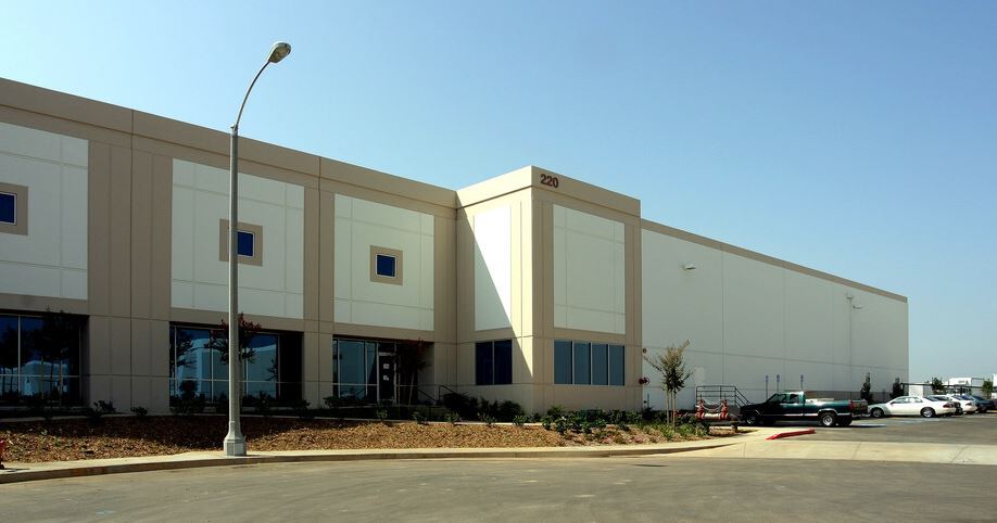 Trust Trades West Corona Building in Leaseback Deal