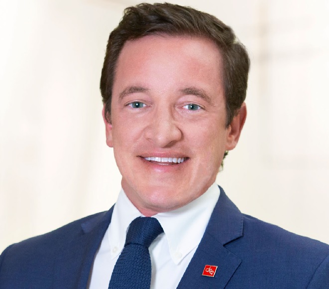 Divaris Promotes Fox to Executive Vice President