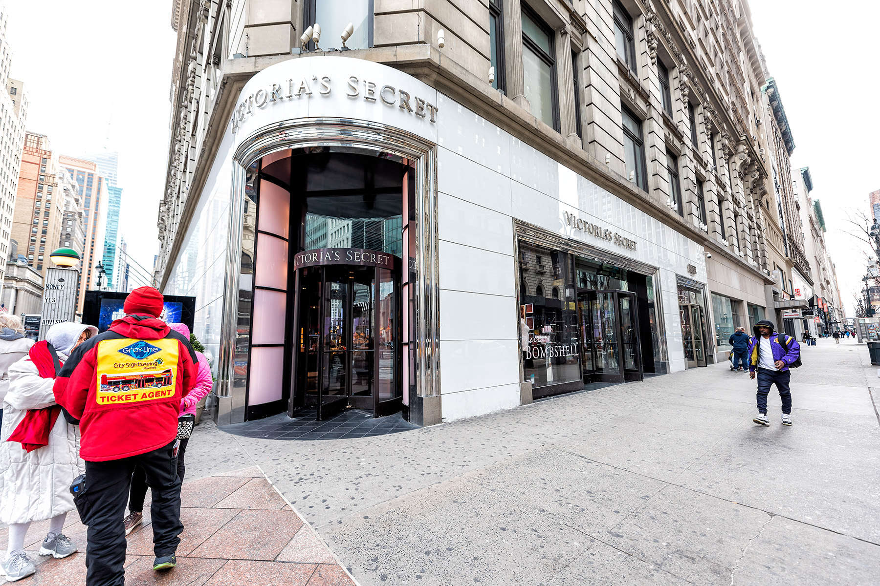 L Brands to Close 50 Victoria’s Secret, Pink Stores as It Opens 96 Bath ...