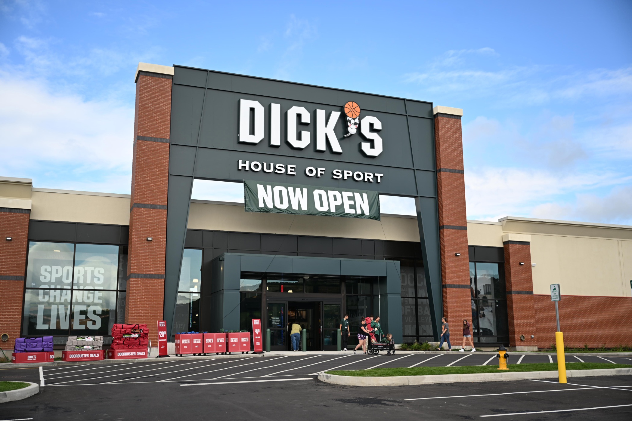 Dicks Sporting Goods Adds To House Of Sport Store Roster