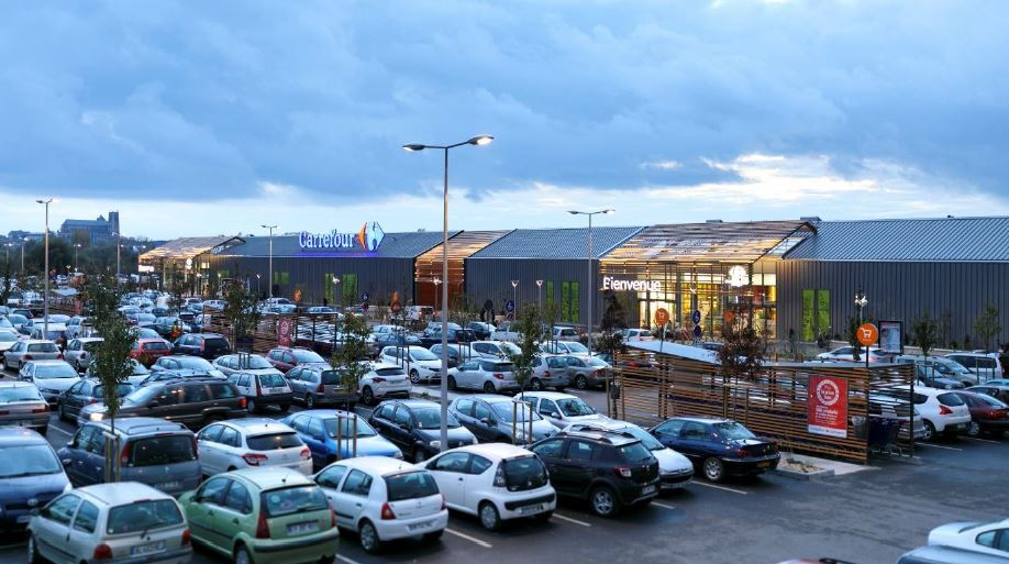 Bourges : le centre commercial Carrefour dévoile son nouveau visage ...