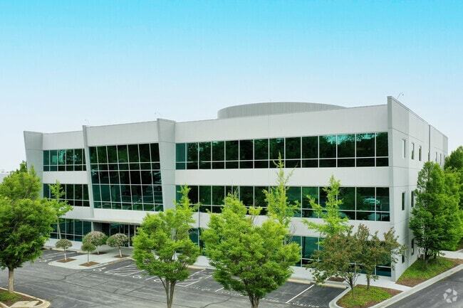 News | Construction Firm Clayco Acquires Building Next to St. Louis Offices