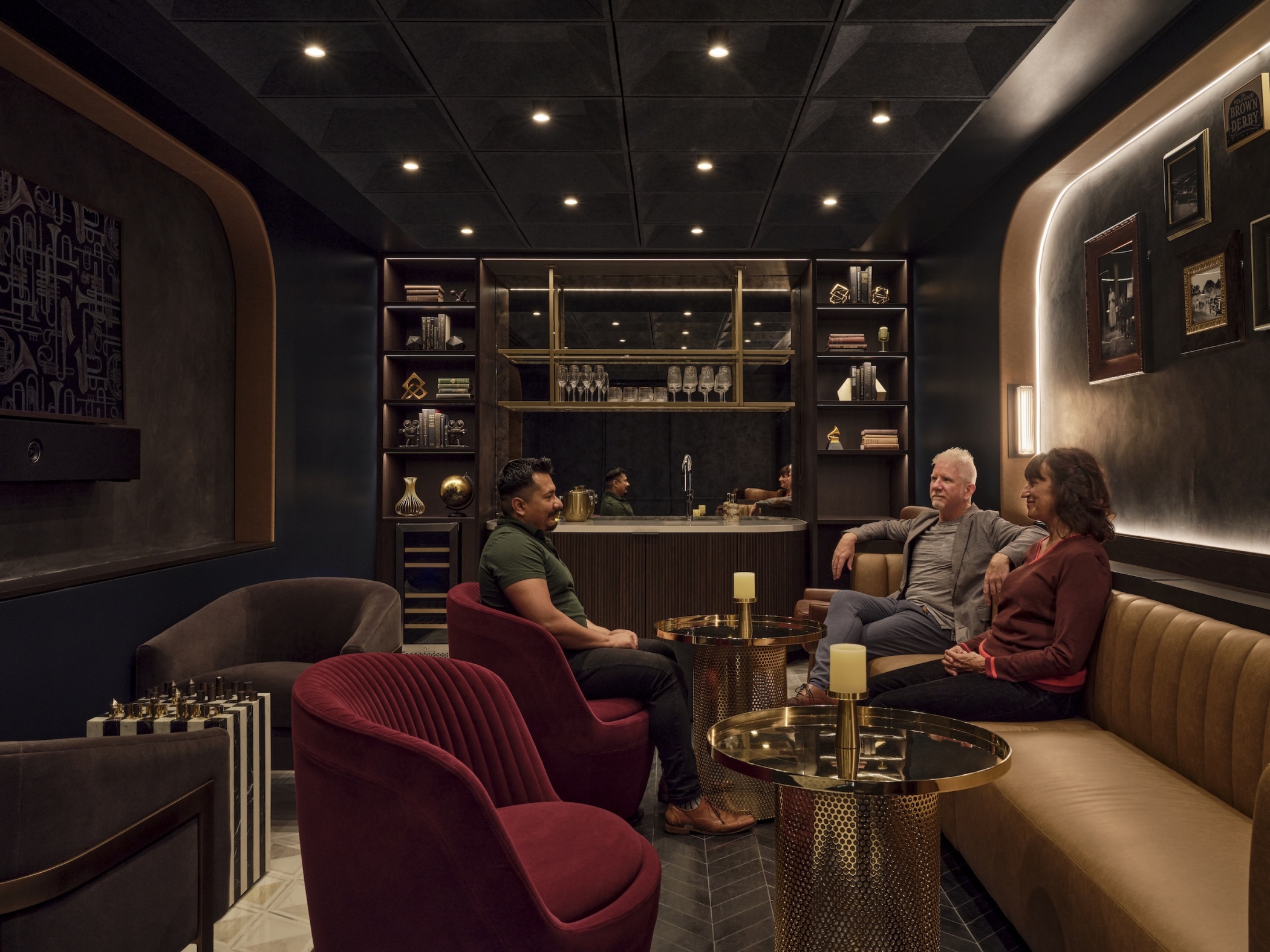 News | Bain & Co.’s expanded top-floor office space holds cocktail bar ...