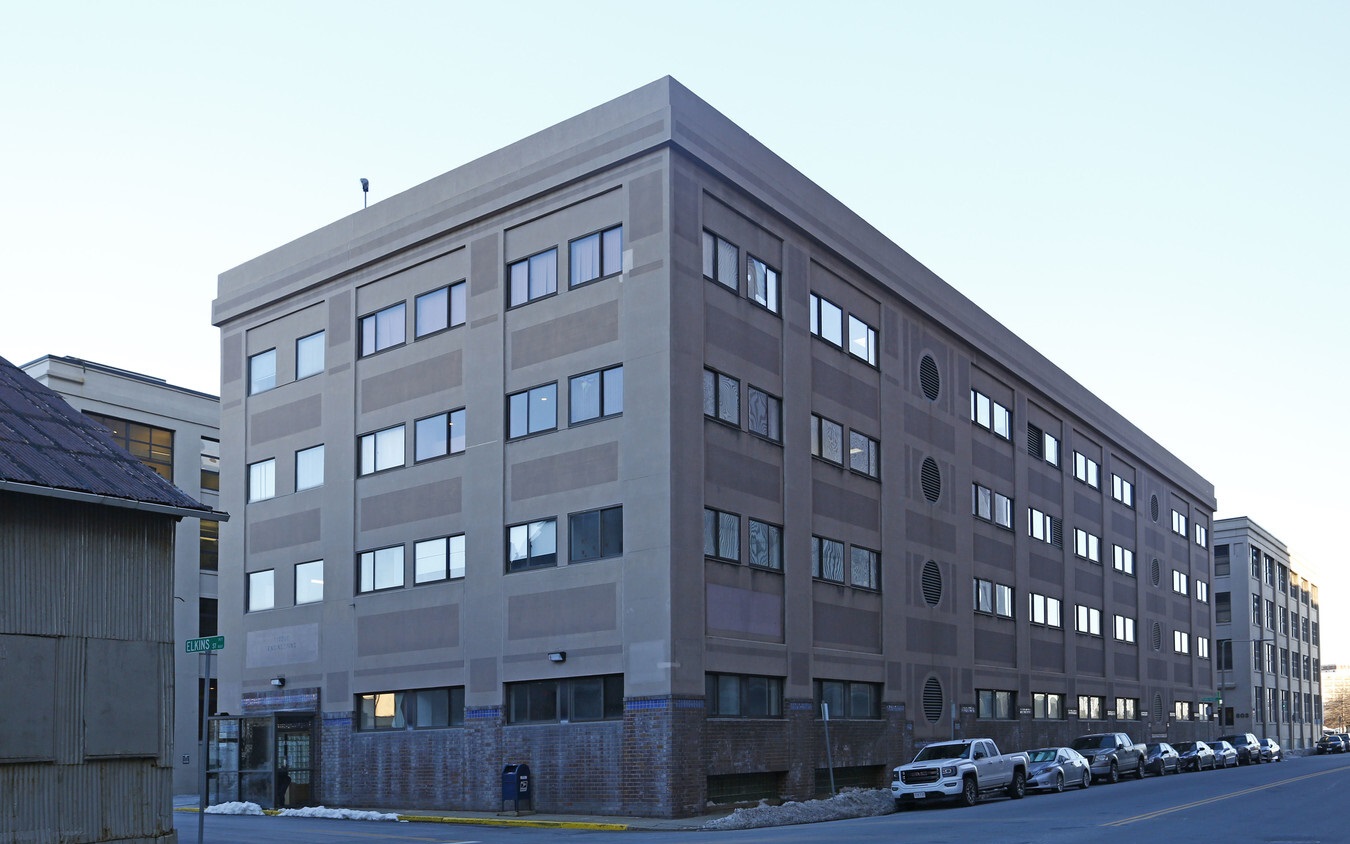 New York Firm Buys Fully Leased Flex Building in Boston